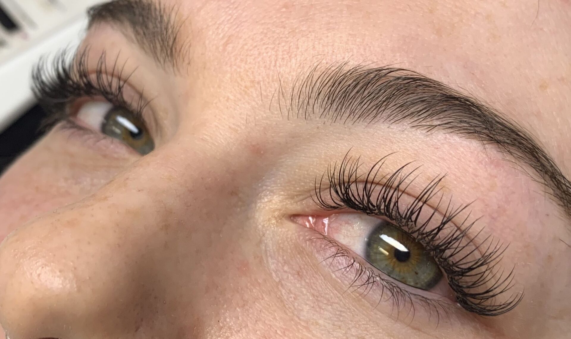 Estensioni classiche delle ciglia: La guida definitiva - Lash Masterclass